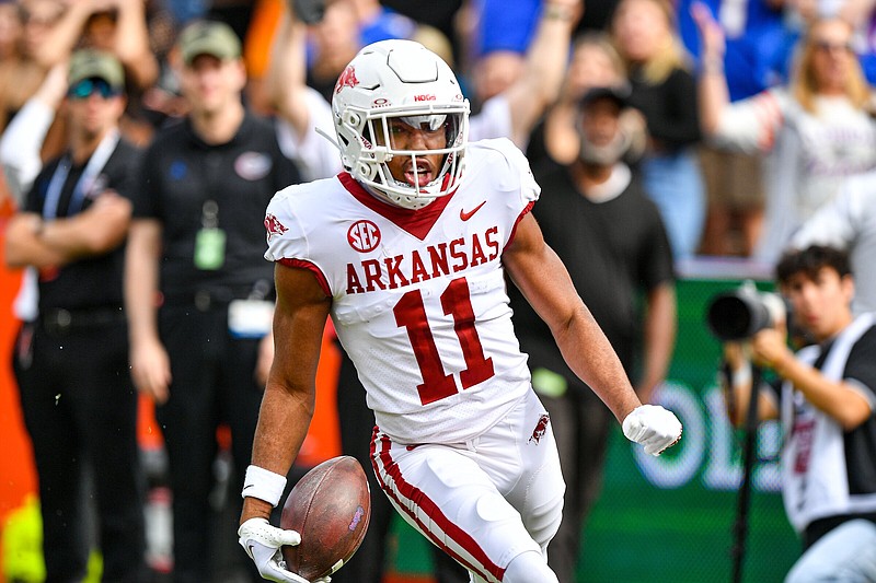 RAZORBACKS REPORT: Braxton’s strip TD tied Hogs for FBS lead ...