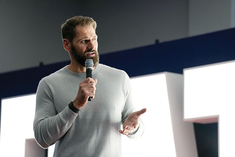 Vollmer creates home atmosphere for Patriots in Germany | Jefferson ...