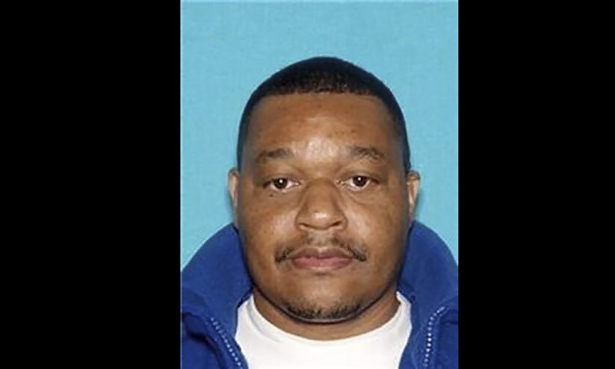 A suspect in the killings of four people in Tennessee is found dead of ...