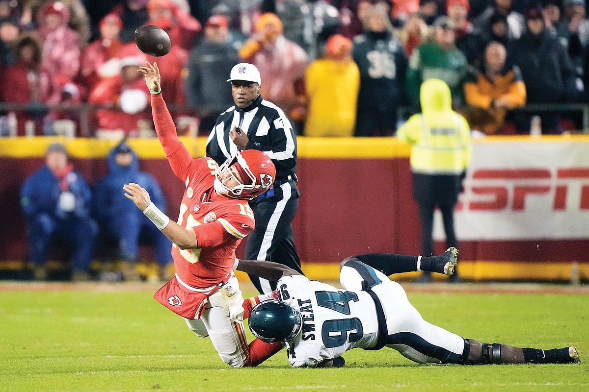 Hurts leads rally as Eagles beat Chiefs on Monday Night Football ...