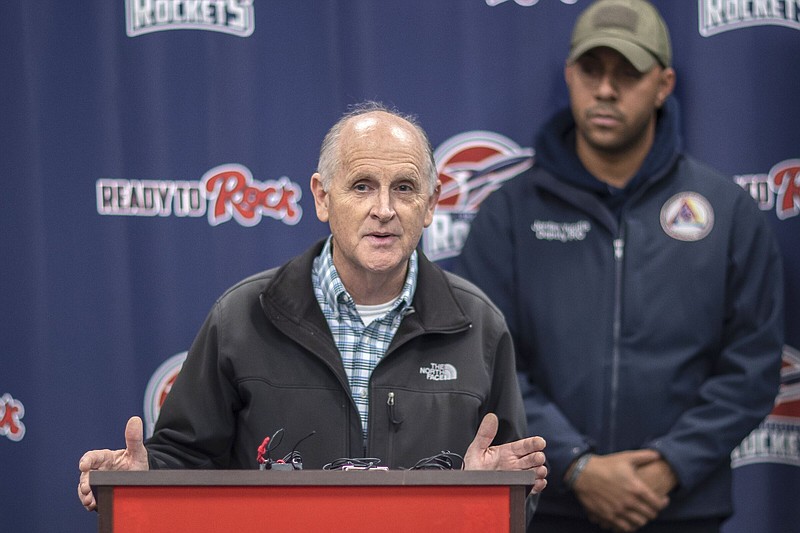 The nation in brief: Officials monitor air at train wreck site ...