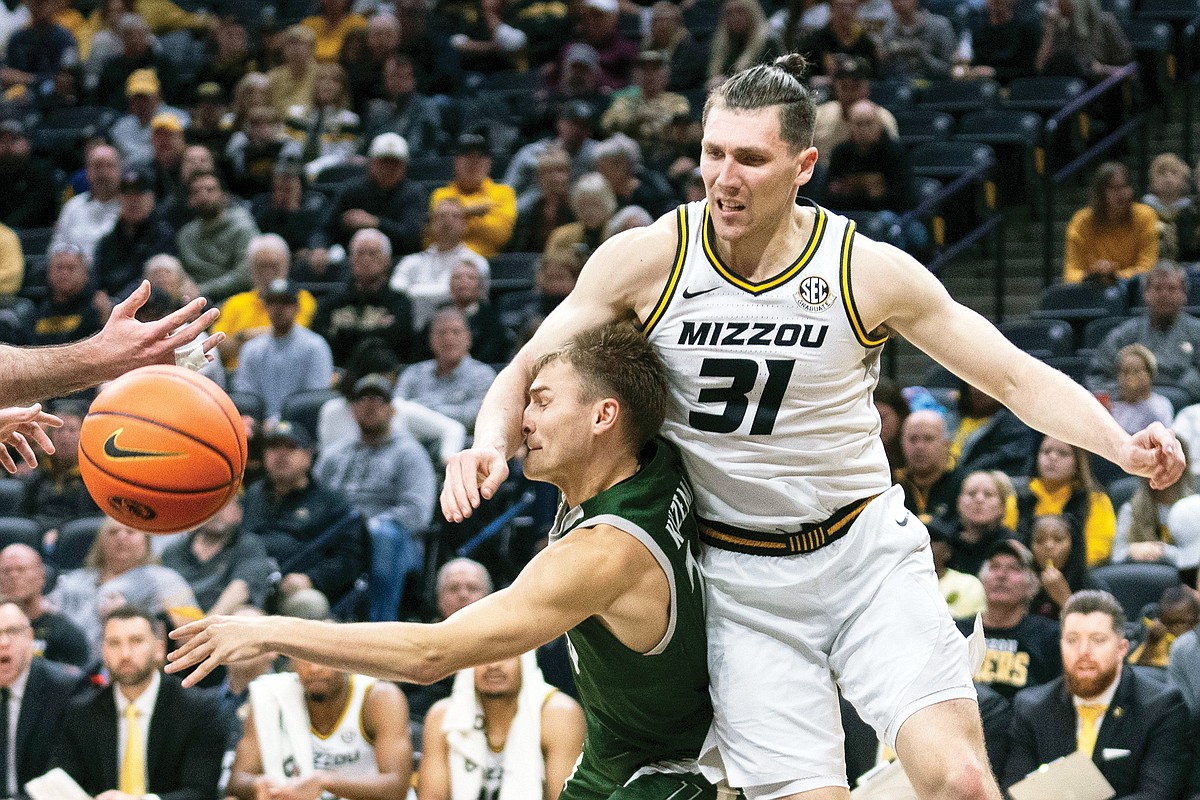 Missouri men's basketball struggles to put away Loyola | Jefferson City ...