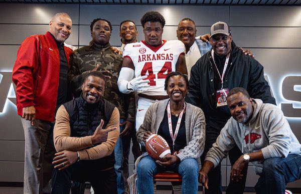 WholeHogSports - Fayetteville visit blows away target's mother