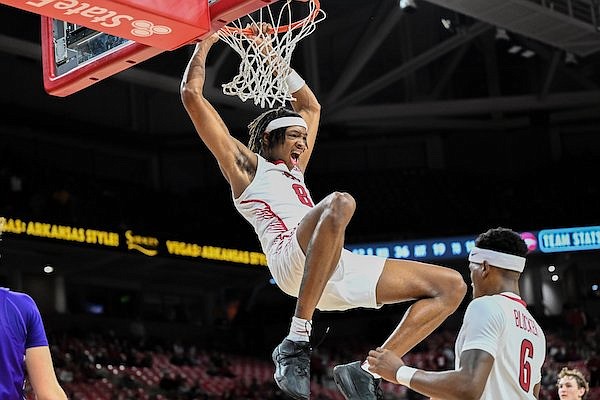 Lawson earns rep as 'glue guy' for Razorbacks | Whole Hog Sports