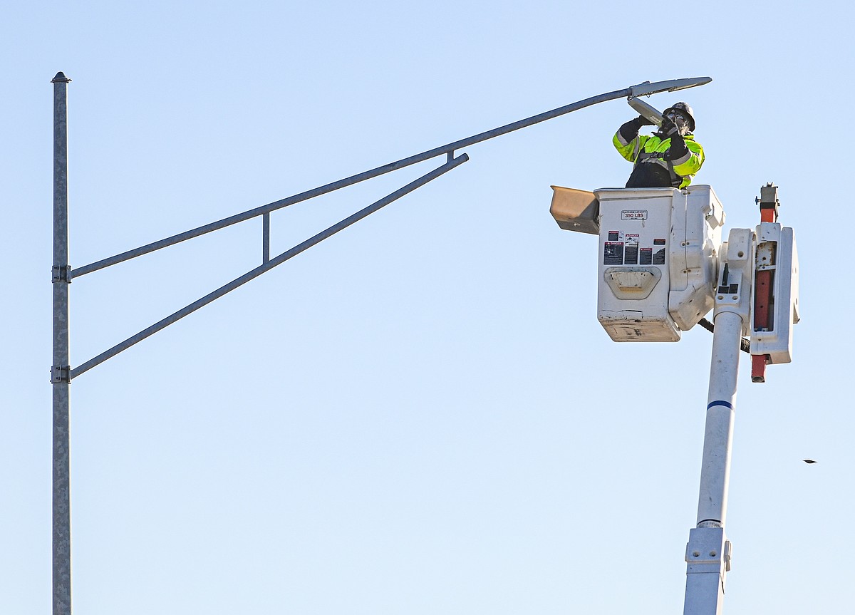 MoDOT replacing Route 54 lights with LEDs | Jefferson City News Tribune