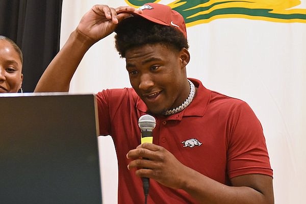 What stands out among Hogs’ high school class | Whole Hog Sports