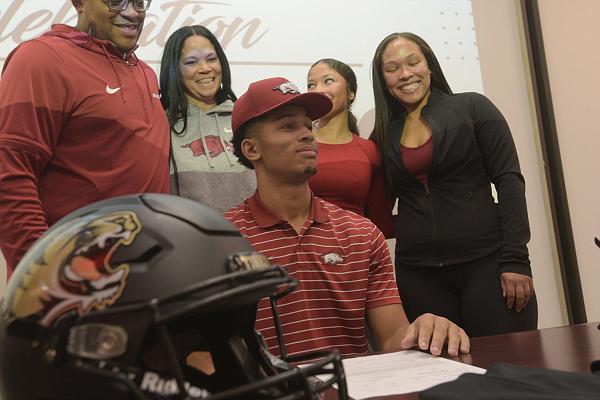 Brown stayed true to Arkansas commitment | Whole Hog Sports