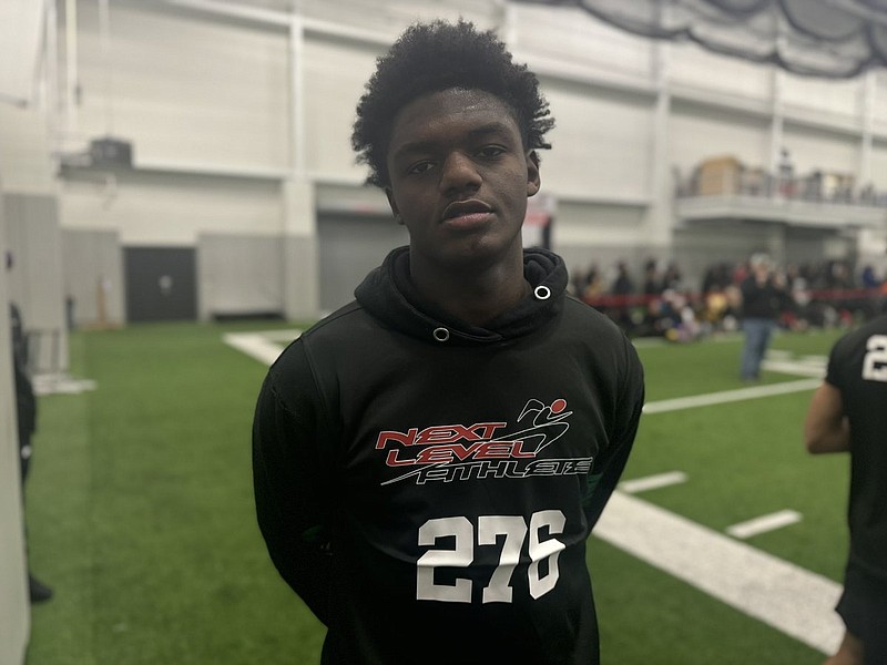 Speedy Texas football athlete lands offer from Razorbacks in home state ...