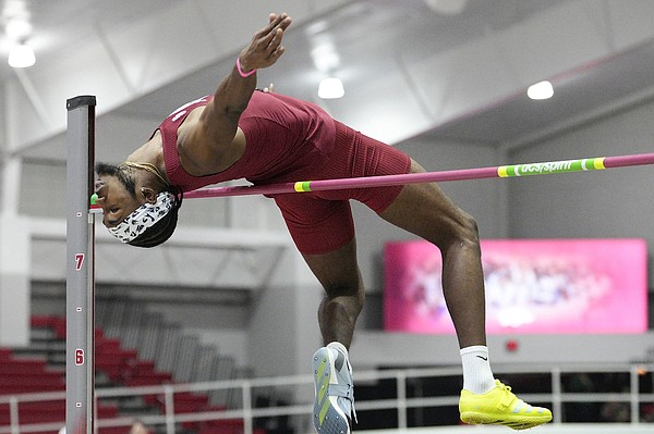 Former NCAA champion sets personal best for Arkansas track | Whole Hog ...
