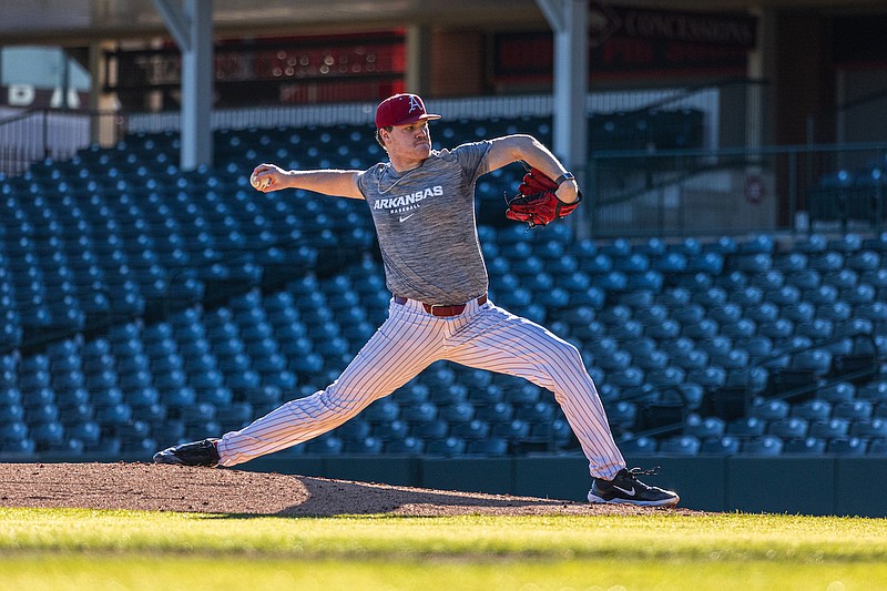 Arkansas pitcher Ben Bybee sidelined by mono | Whole Hog Sports