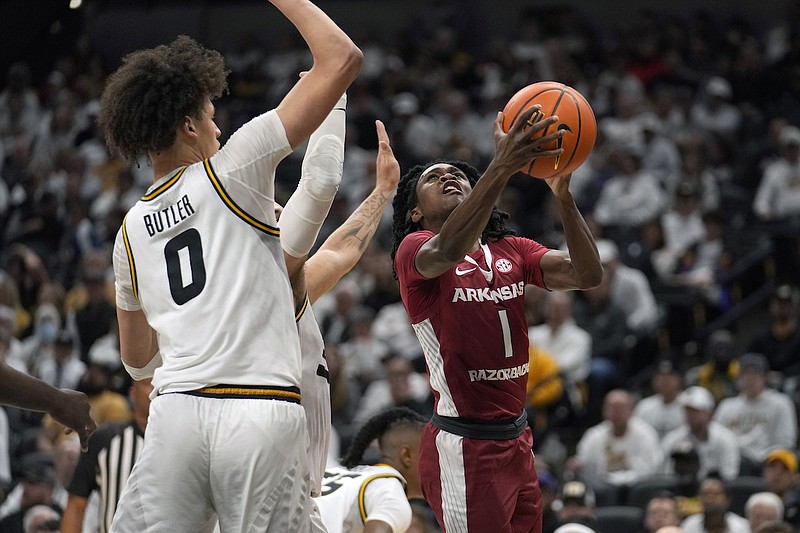 Arkansas shows signs of life with improved offensive efficiency at ...