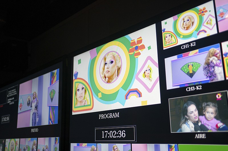 Meet the newscaster in drag making LGBTQ+ history in Mexican television ...