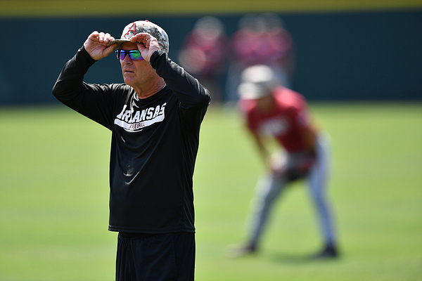 VIDEO: Dave Van Horn speaks with reporters after first Swatter's Club ...