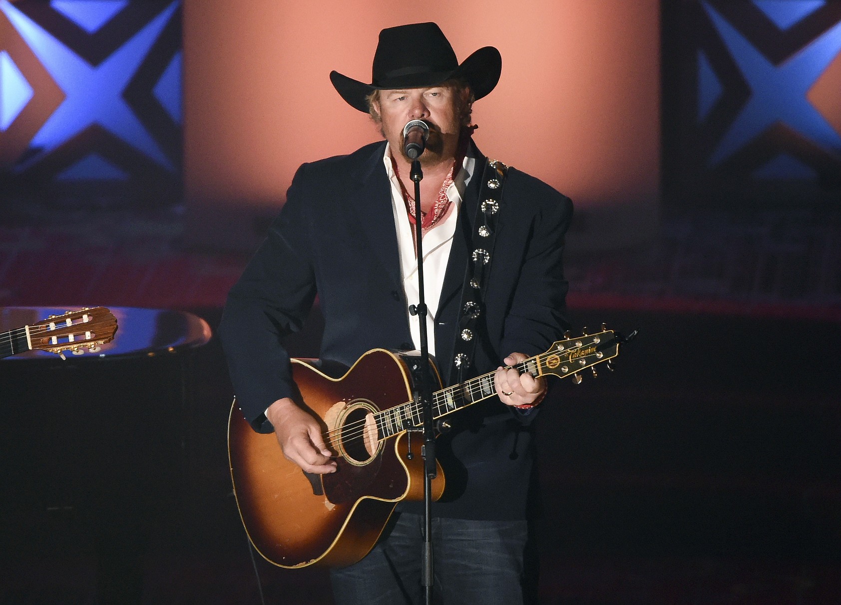 Toby Keith, country singer-songwriter, dies at 62 after batting stomach ...