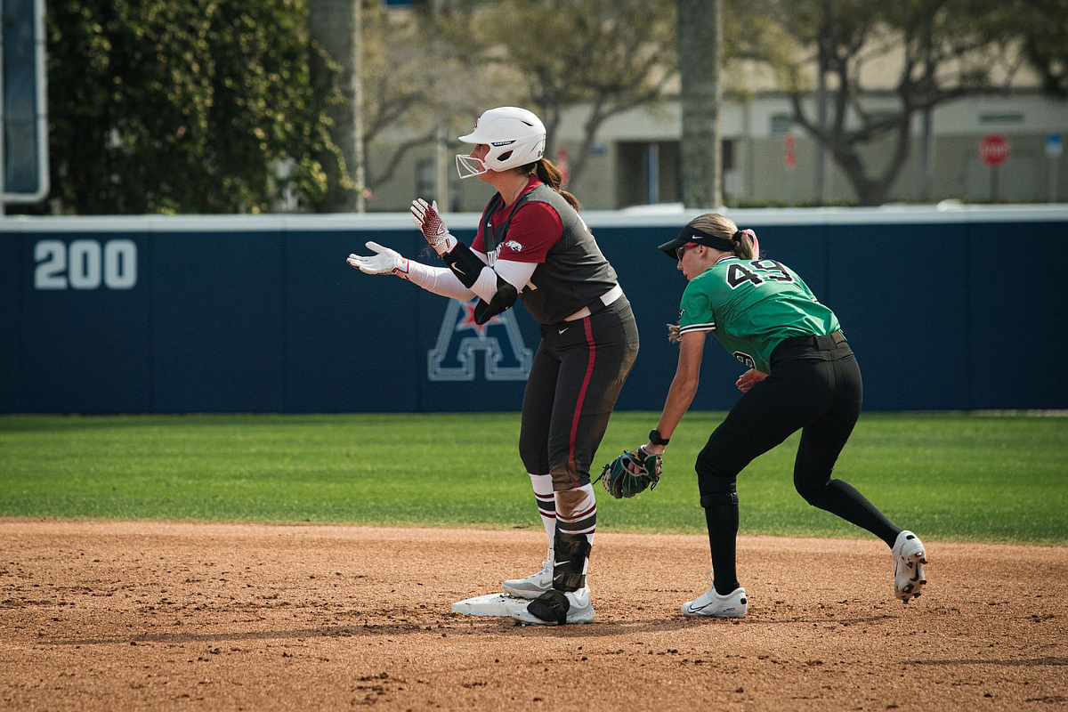 UA softball opens season with sweep | Northwest Arkansas Democrat-Gazette