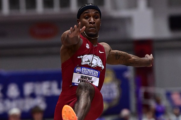 Arkansas men's track team scores big on first day of SEC Indoor meet ...
