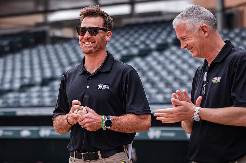 Logan Forsythe makes broadcasting debut as fill-in analyst for Arkansas ...