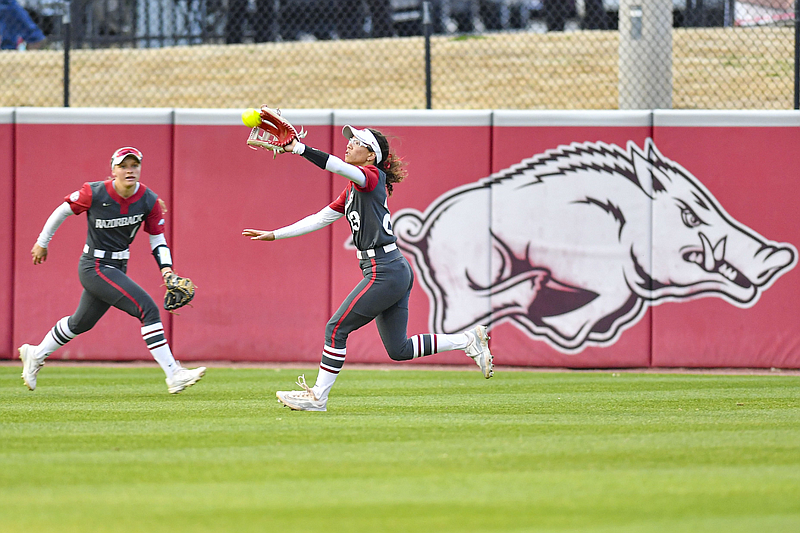 No. 16 Arkansas softball overcomes 5-run deficit to defeat SEMO in ...