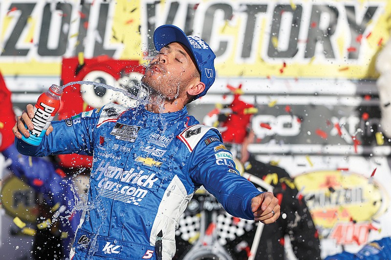 Larson wins at Las Vegas, keeps Chevrolet undefeated in NASCAR Cup ...