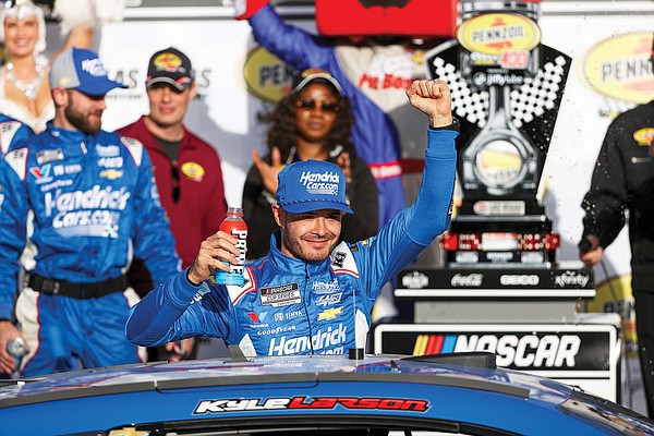 Larson looking to continue strong start in Phoenix | Fulton Sun