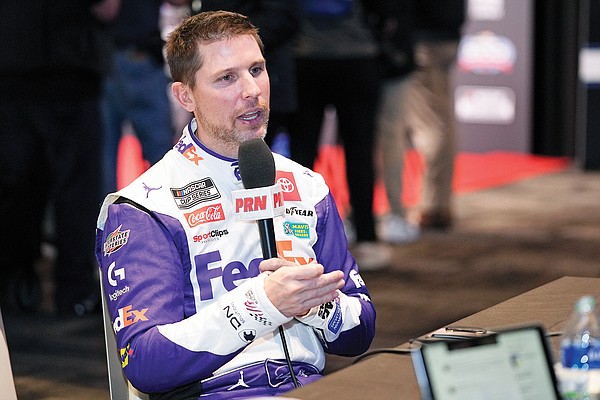 Hamlin wins pole at Phoenix, Toyota gets four of top six spots ...