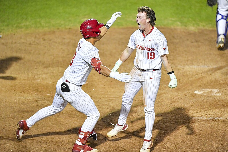 Walkoff winner: Run in 10th gives Hogs 16 in a row at home | Northwest ...