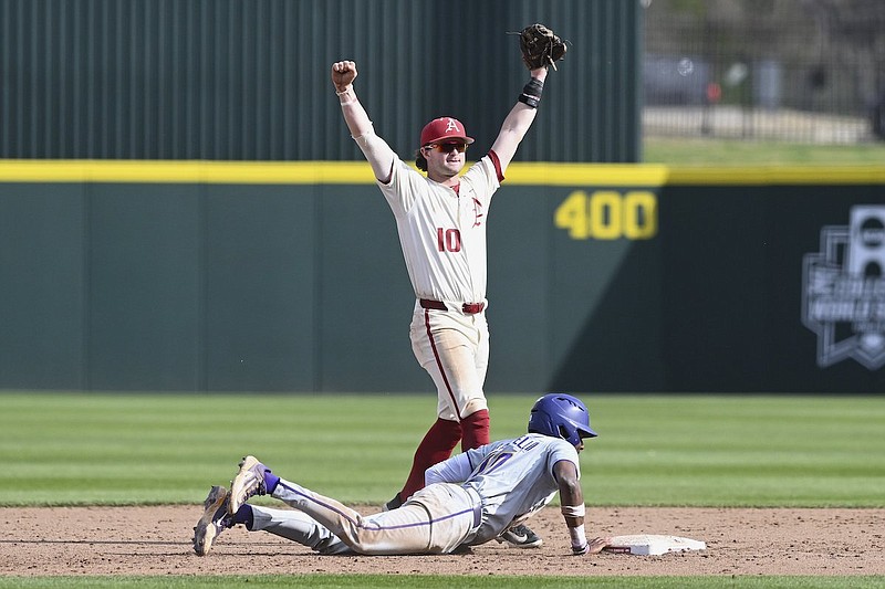 Arkansas baseball sweeps LSU with 7-5 victory in finale | Whole Hog Sports