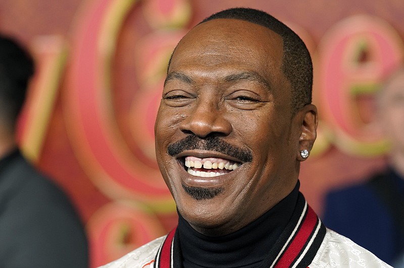 Car and truck collides during shooting of the Eddie Murphy film "The ...