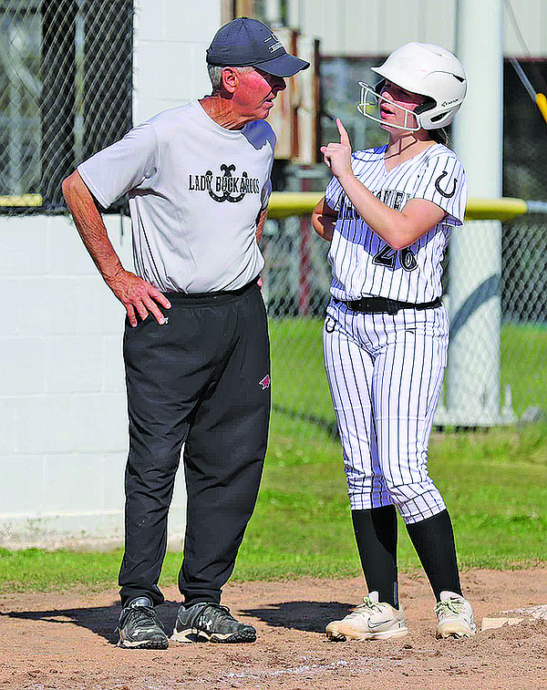 Old school coach leads Lady Bucks to success | El Dorado News