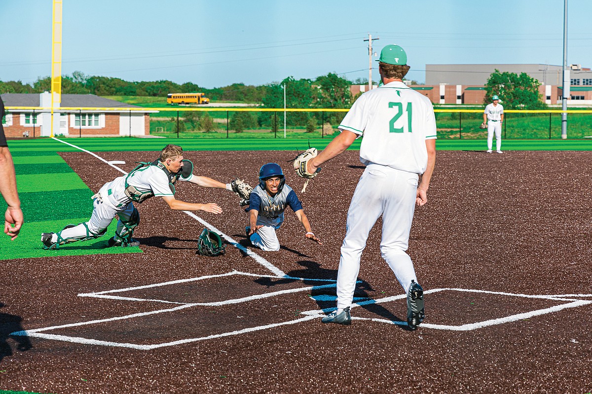 Nolan DeMilia comes off bench to send Blair Oaks past Battle ...