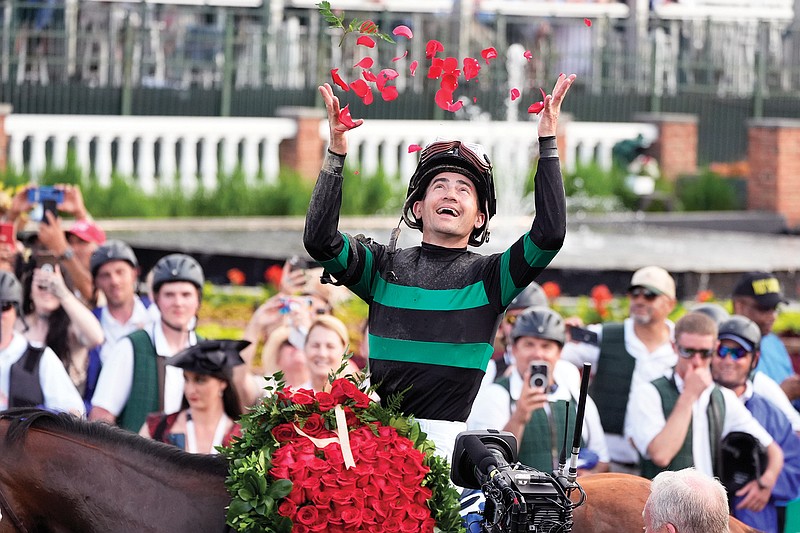 Hernandez rides Mystik Dan to close win | Jefferson City News Tribune