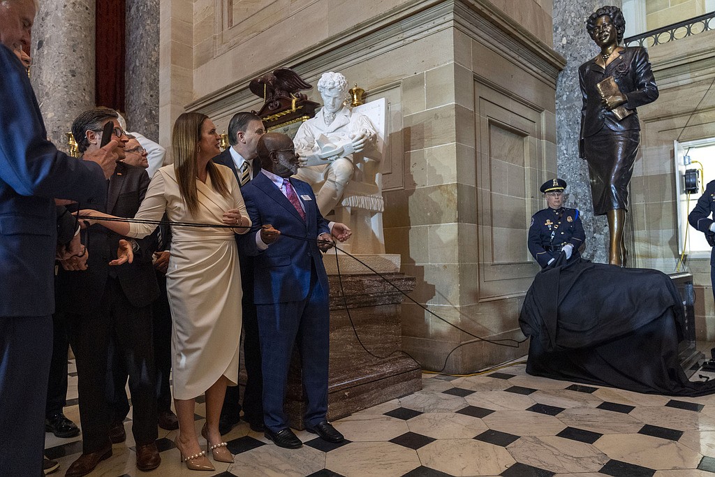 WATCH: Statue of Daisy Gatson Bates unveiled at U.S. Capitol | The ...