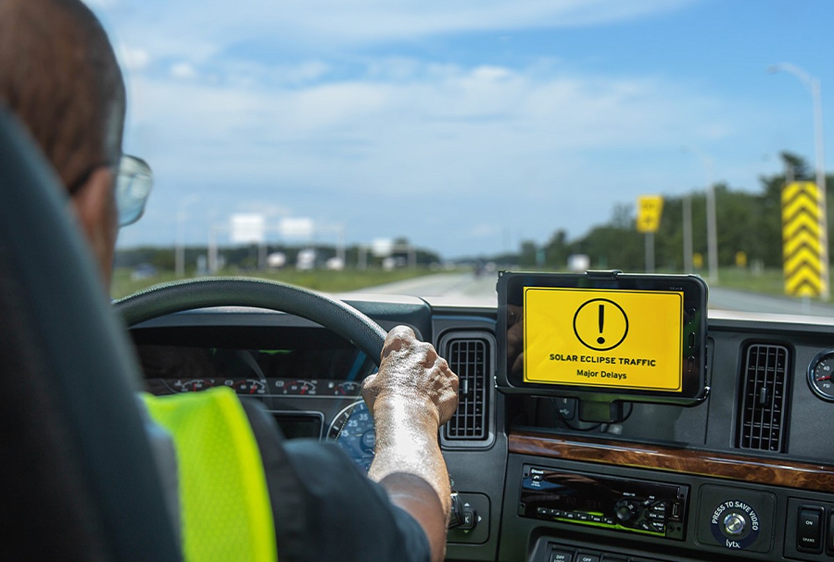 New partnership to provide traffic alerts to truck drivers in Arkansas ...