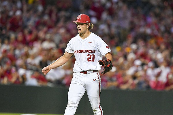 Arkansas' Gabe Gaeckle earns SEC baseball freshman of the week | Whole ...