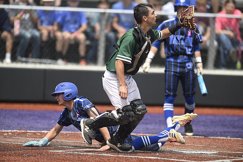 Taylor hustles to its 8th state title | The Arkansas Democrat-Gazette ...