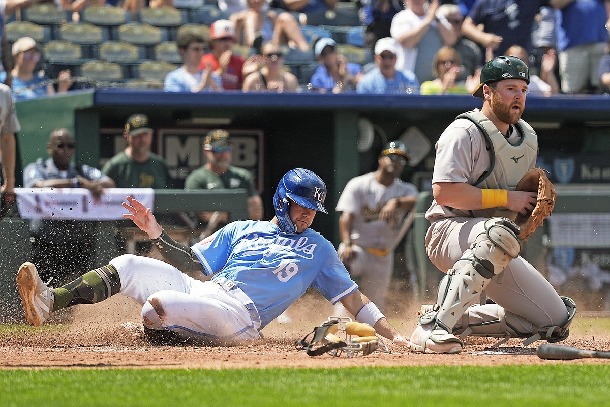 Singer strikes out nine, Royals finish sweep of Athletics | Fulton Sun