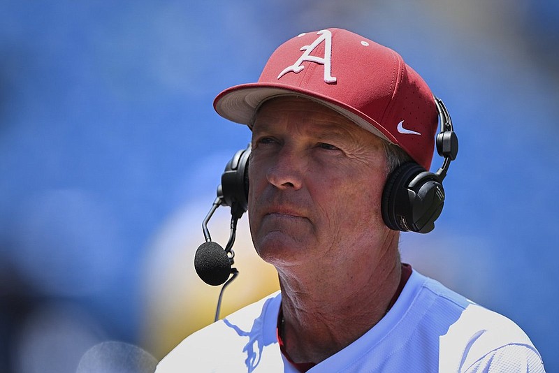 Arkansas baseball coach Dave Van Horn touches on variety of hot topics ...