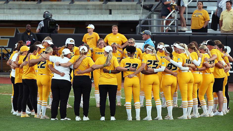 Duke tops Missouri 4-3 in nine innings to win first super regional ...