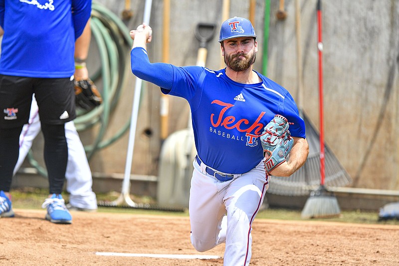 Bates has his role(s) for ’Dogs | The Arkansas Democrat-Gazette ...