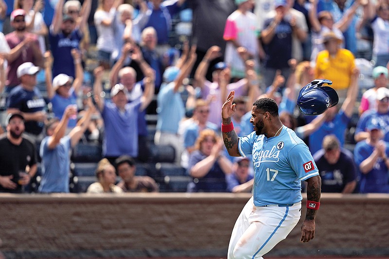 Royals score three runs in ninth to top Padres | Fulton Sun