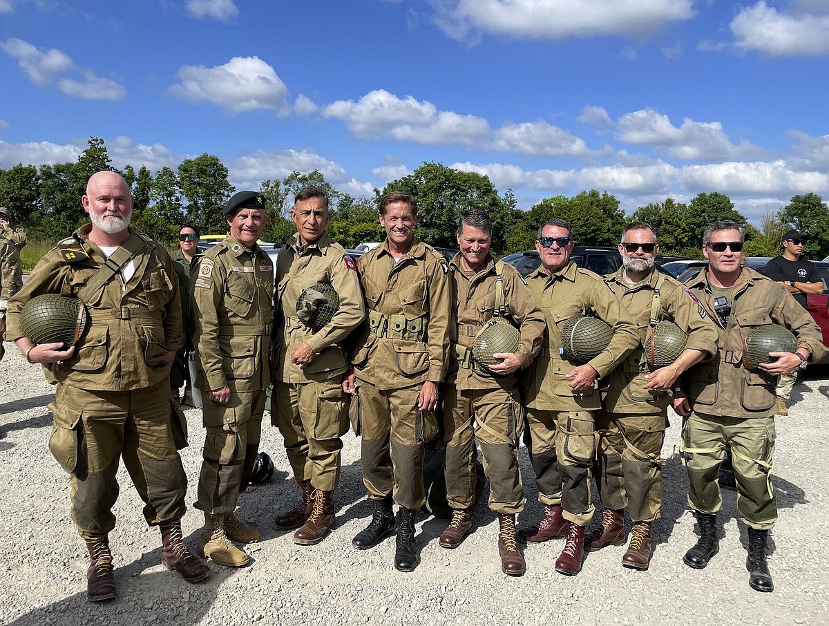 US congressmen make Normandy jump | Northwest Arkansas Democrat-Gazette