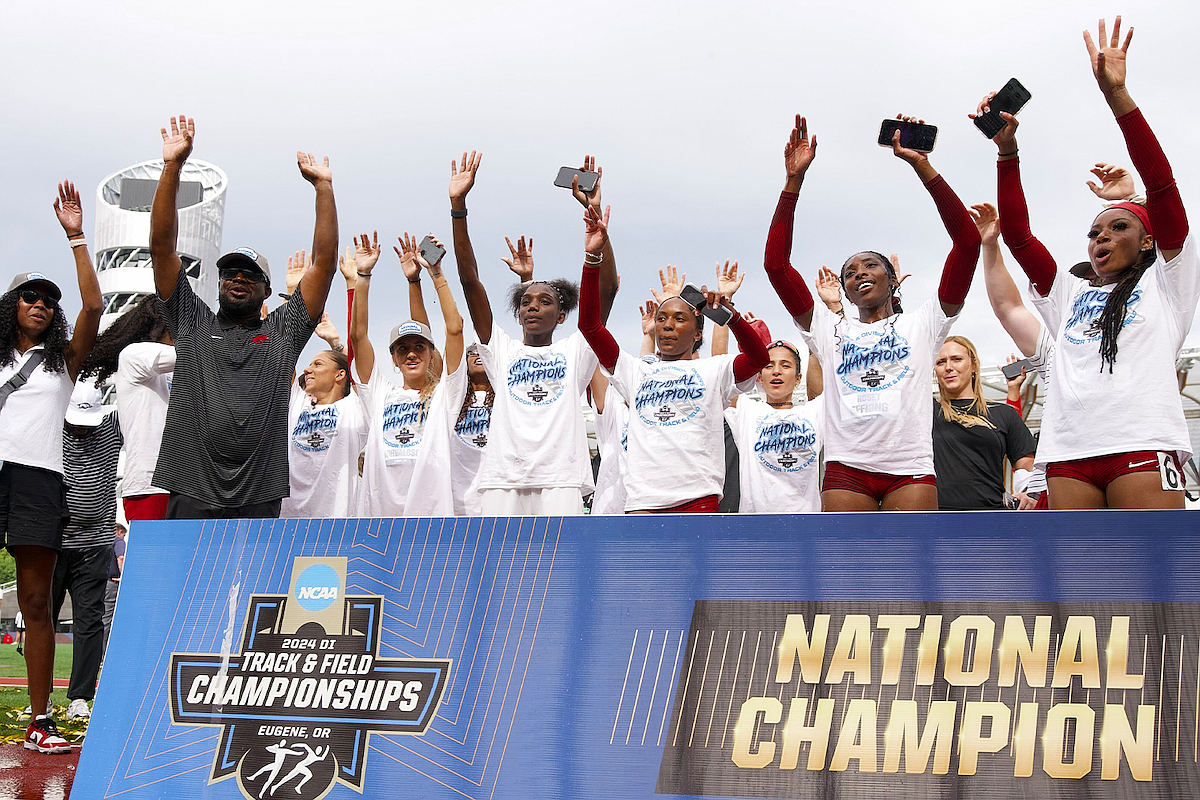Arkansas women's track wins NCAA Outdoor title with record relay ...
