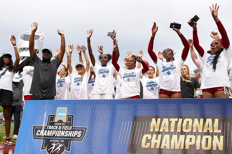 Arkansas women's track wins NCAA Outdoor title with record relay ...
