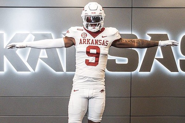 Junior college D-linemen leave Arkansas football visit feeling good ...