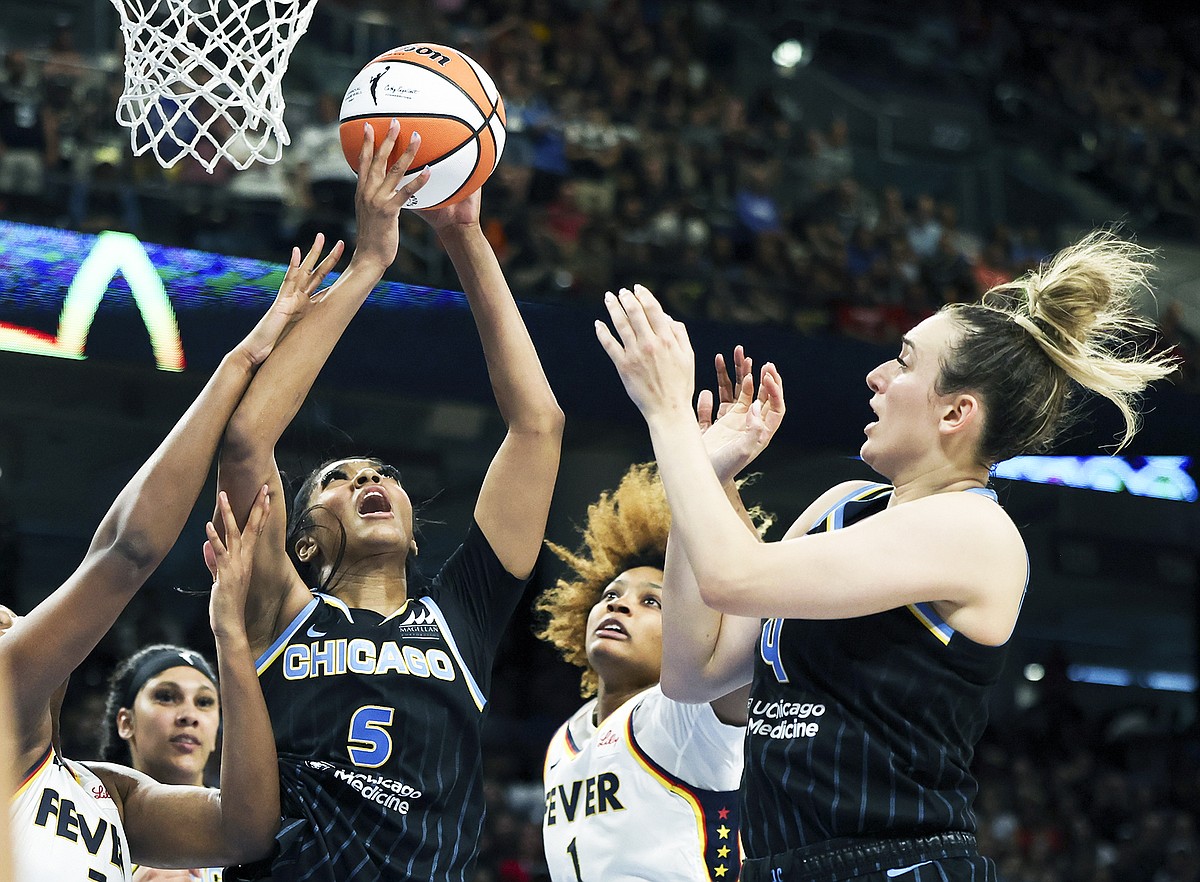 Reese, Clark deliver with stars on hand for latest matchup between Sky ...