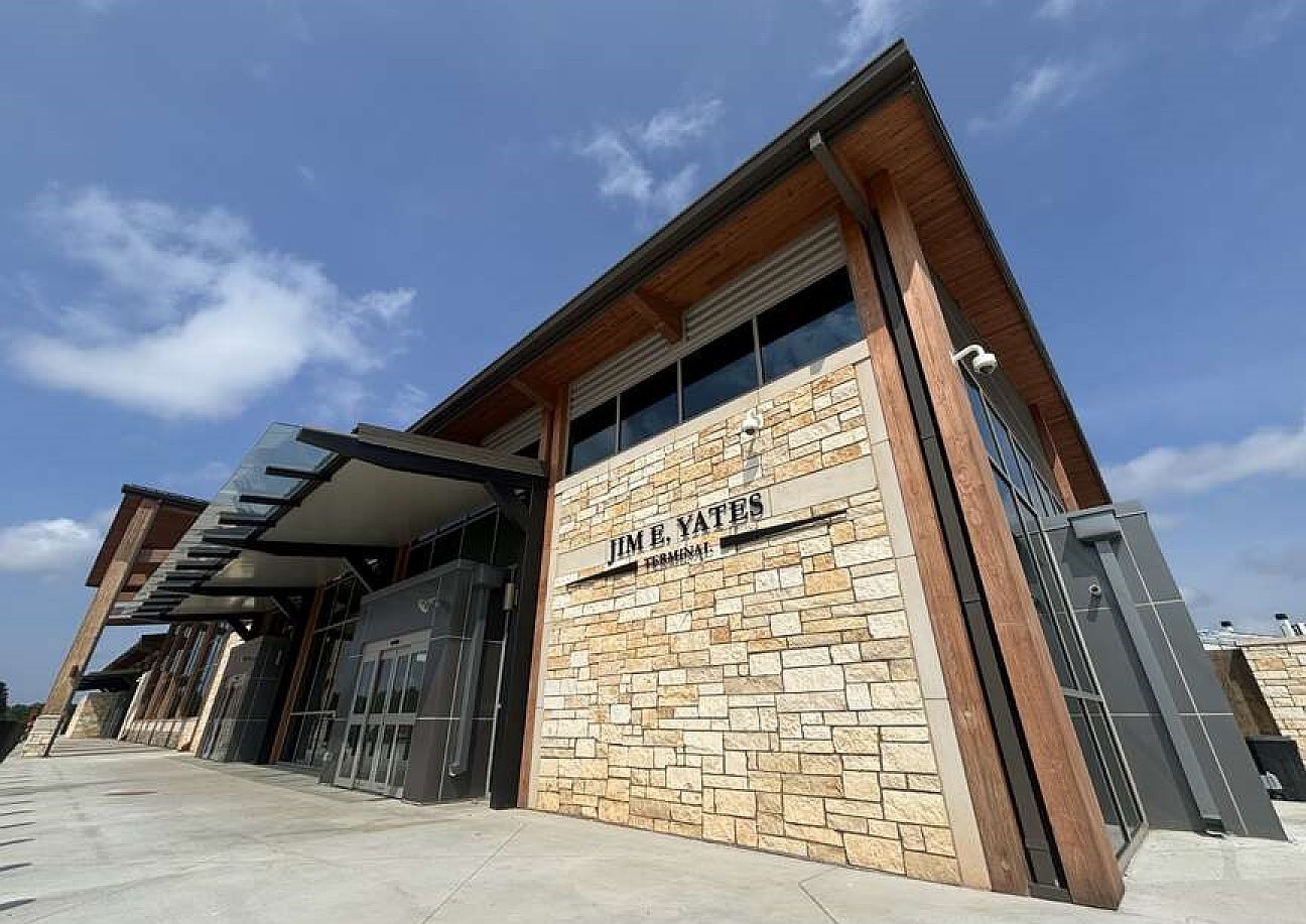 Texarkana airport opens new $49M terminal, shifts focus to $35M runway ...
