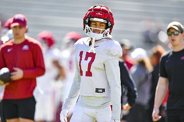 Arkansas Football Futures: CJ Brown has chance to thrive in offense he ...