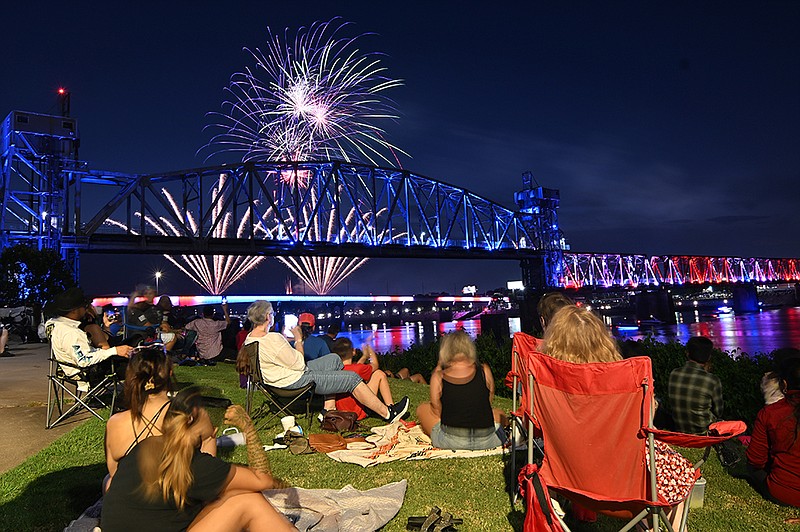 Travelers hit road and sky as nation again feels Fourth | The Arkansas ...
