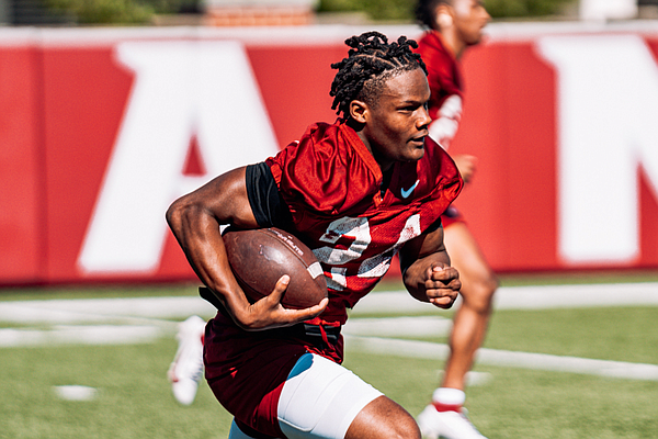 Arkansas Football Futures: Tevis Metcalf 'closer than ever' with ...