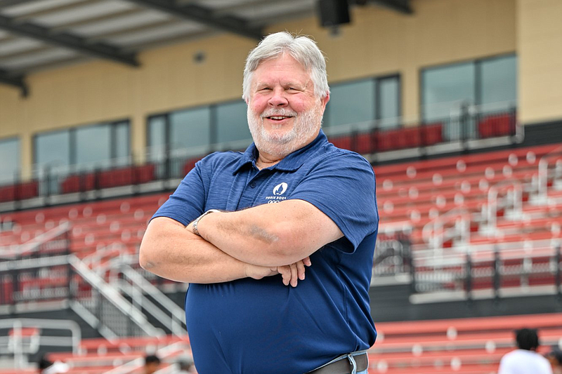 Hall of Famer, Arkansas track official Mike Armstrong earns rare ...